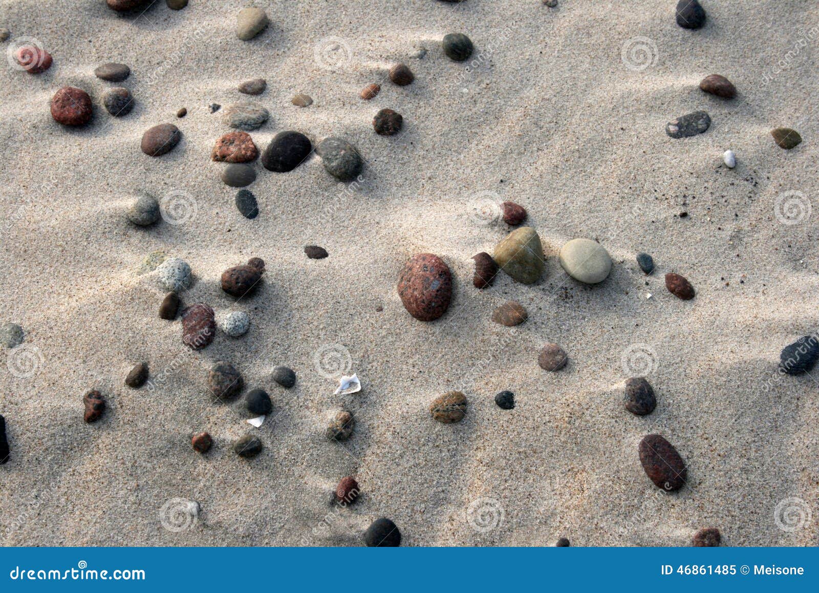 Stenen op het strand stock afbeelding. Image of kust - 46861485