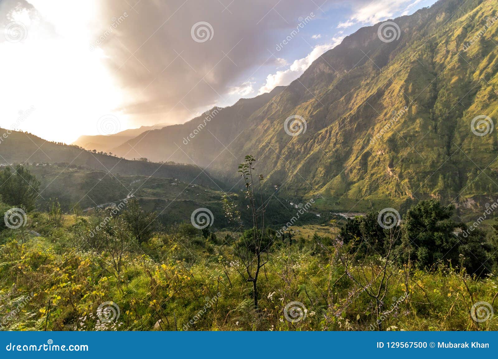 Sunset in Sankri, Uttrakhand Stock Photo - Image of mountain, stations ...