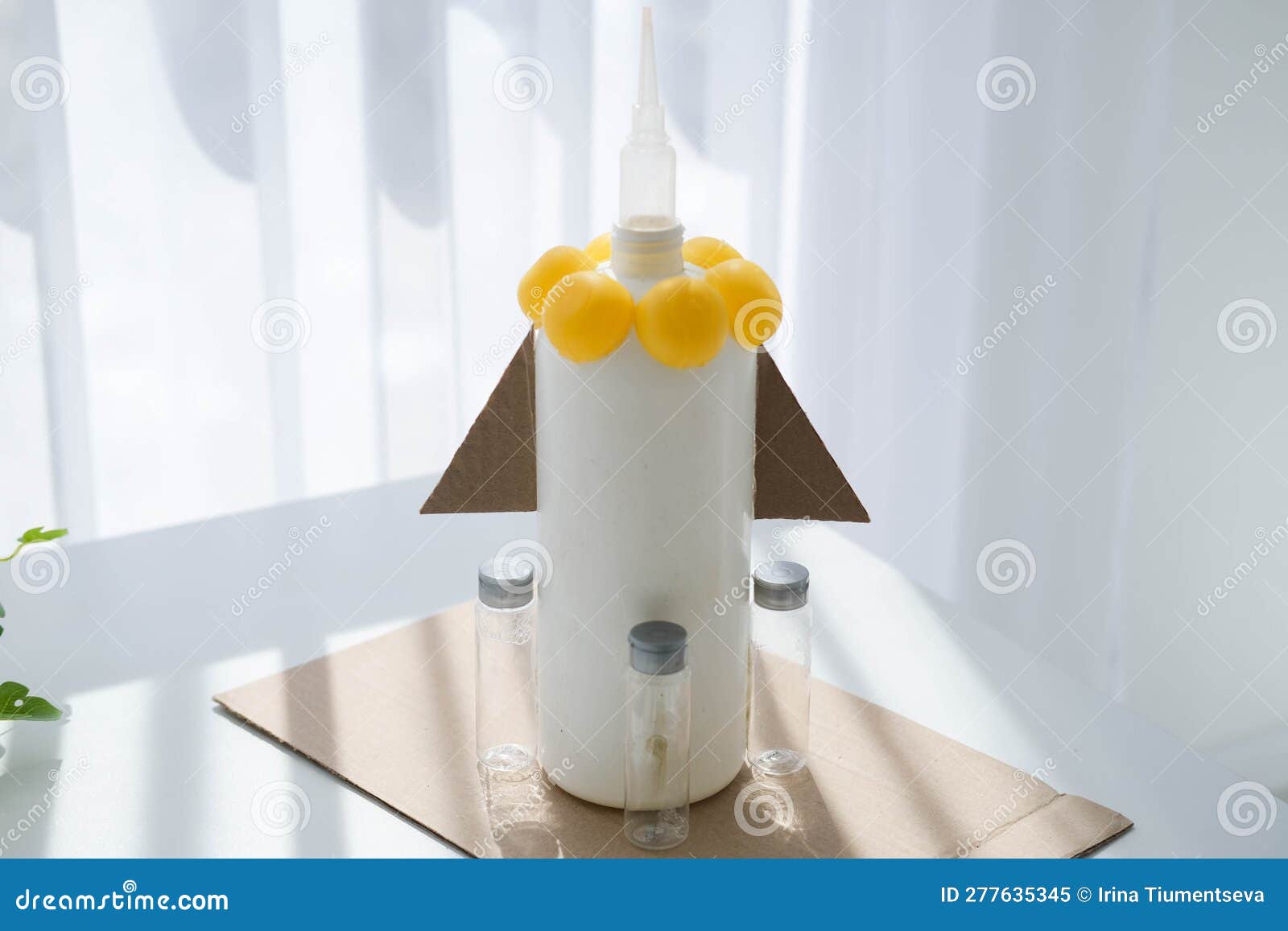 Step-by-step Instructions for Making Crafts from Improvised Materials ...