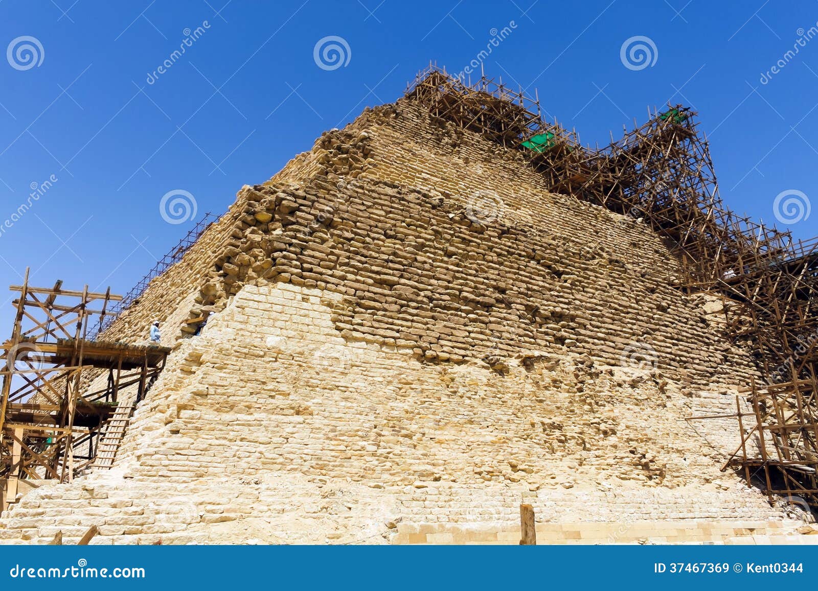 Step Pyramid of Djoser stock image. Image of exploration - 37467369