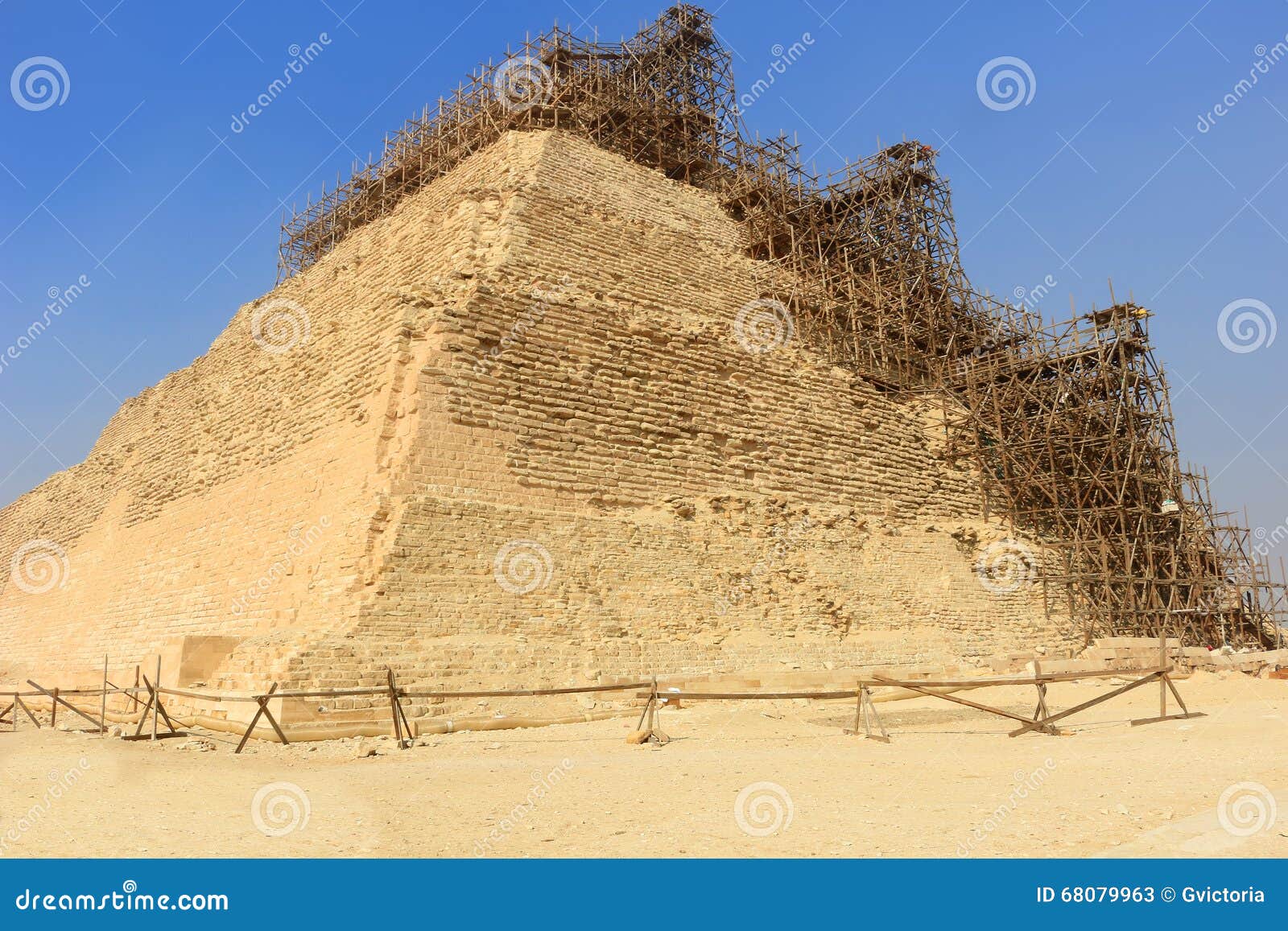 Step Pyramid Scaffolding Blue Sky Stock Photos - Free & Royalty-Free ...