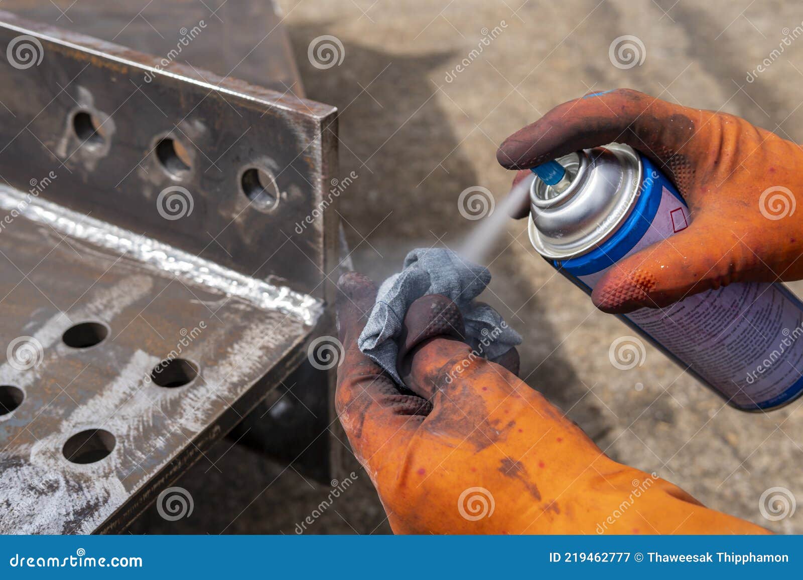 Step To Use Solvent Remover Spray Into The Rag To Cleaning The Welded ...