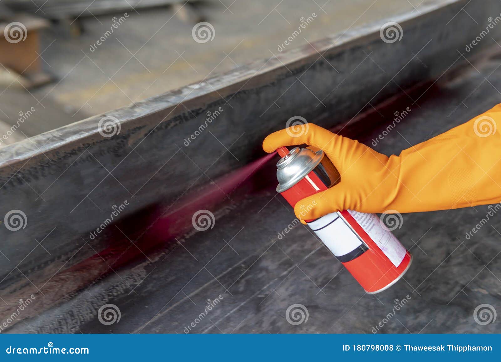 Use Spray Liquid Penetrant Into The Welded With Process Penetrant ...