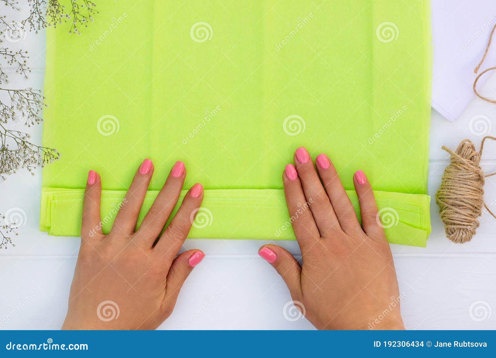 Step by Step Tutorial on Making a Light Green Fluffy Pom-pom from ...