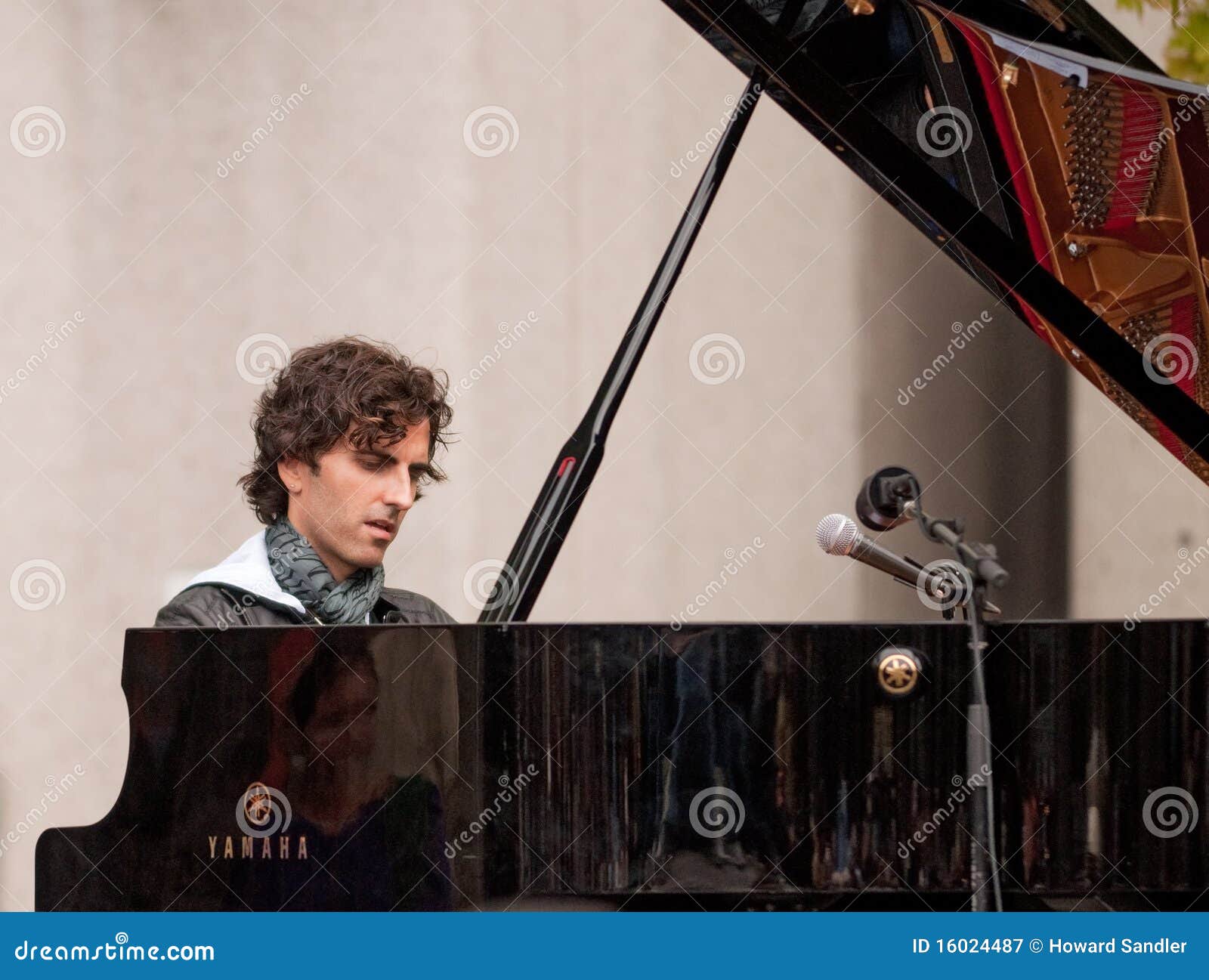 Stephan Moccio editorial photography. Image of piano - 16024487
