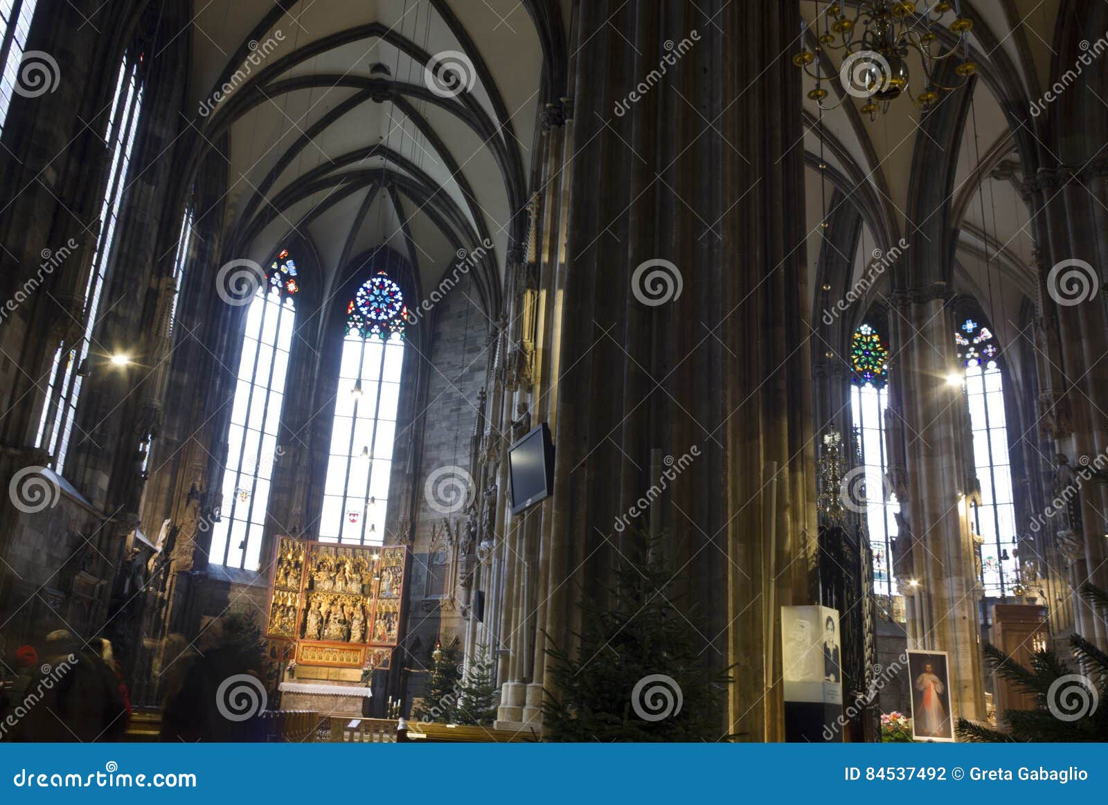 Stephansdom Cathedral Interior in Vienna Editorial Photography - Image ...