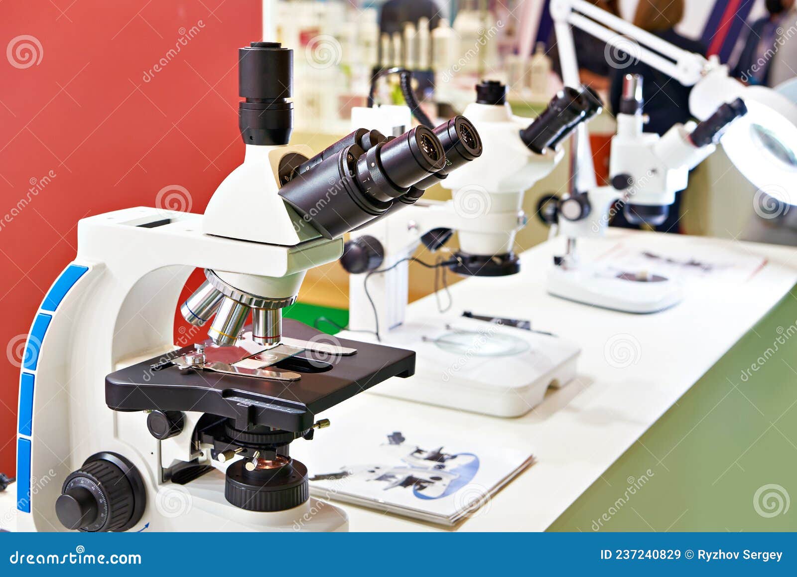 Stereo Microscopes on Display Stock Image - Image of clinic, exhibition ...