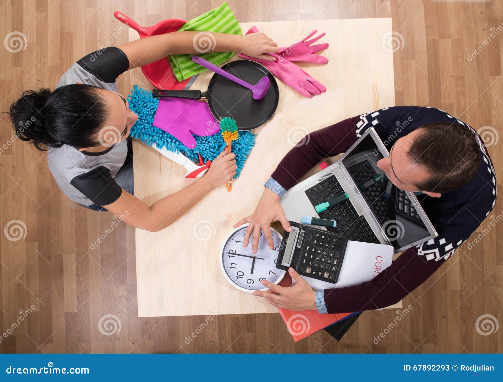 Stereotypische Geschlechtsrollen Stockbild - Bild von frau, fluglagen ...