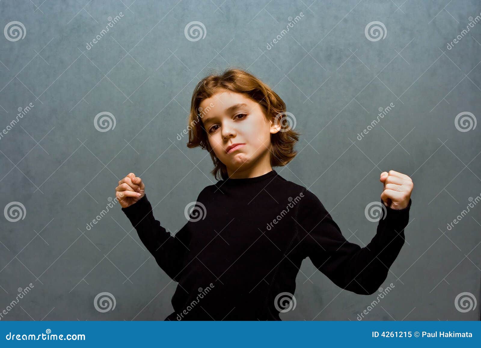 Sterke magere jongen stock afbeelding. Image of jong, kinderen - 4261215