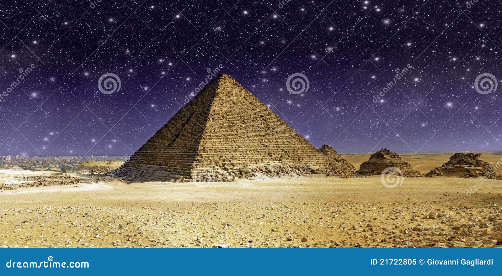 Sterren En Hemel Over De Grote Piramide Cheops Stock Afbeelding - Image ...