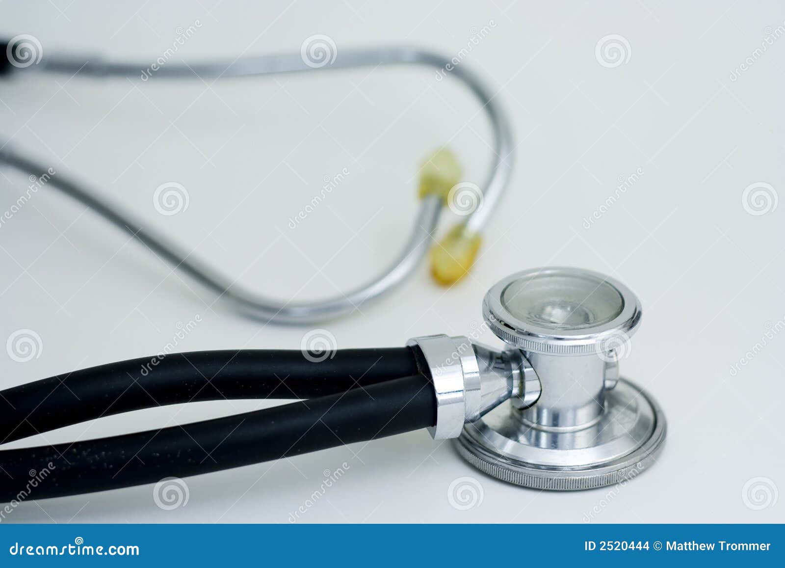 Stethoscoop stock foto. Image of hart, longen, luister - 2520444