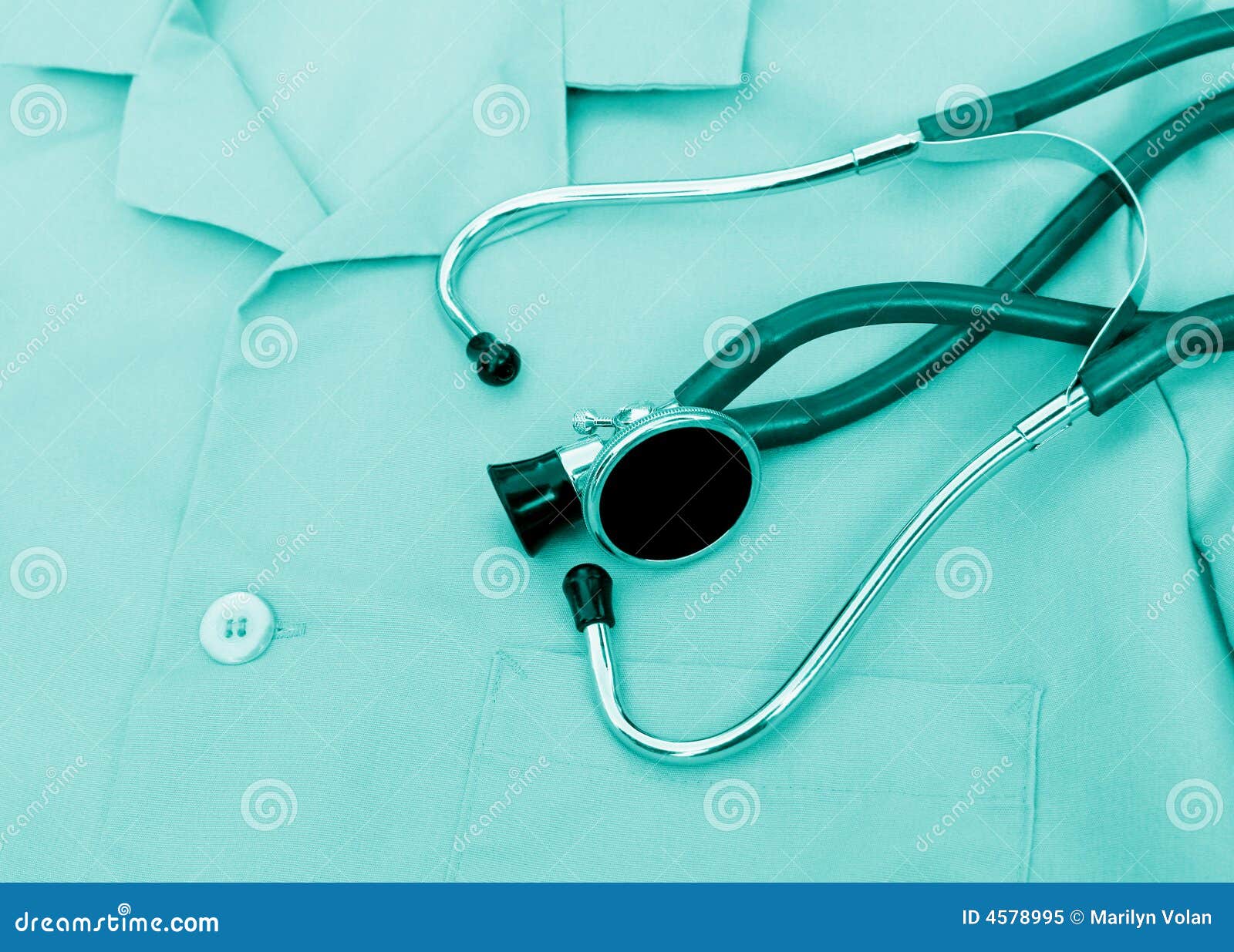 Stethoscoop op Eenvormig stock afbeelding. Image of cardioloog - 4578995