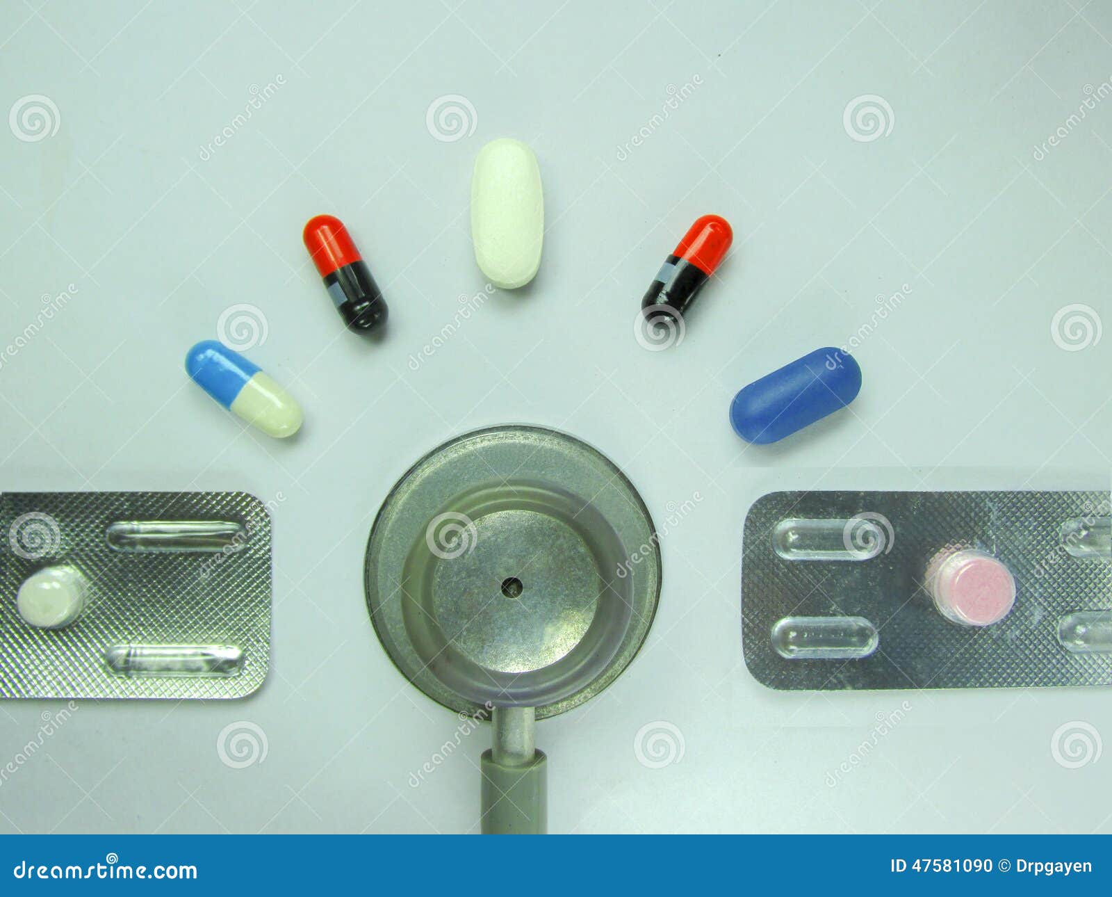 Stethoscoop Op Wit, Rapport Stock Foto - Image of apotheker, instrument ...