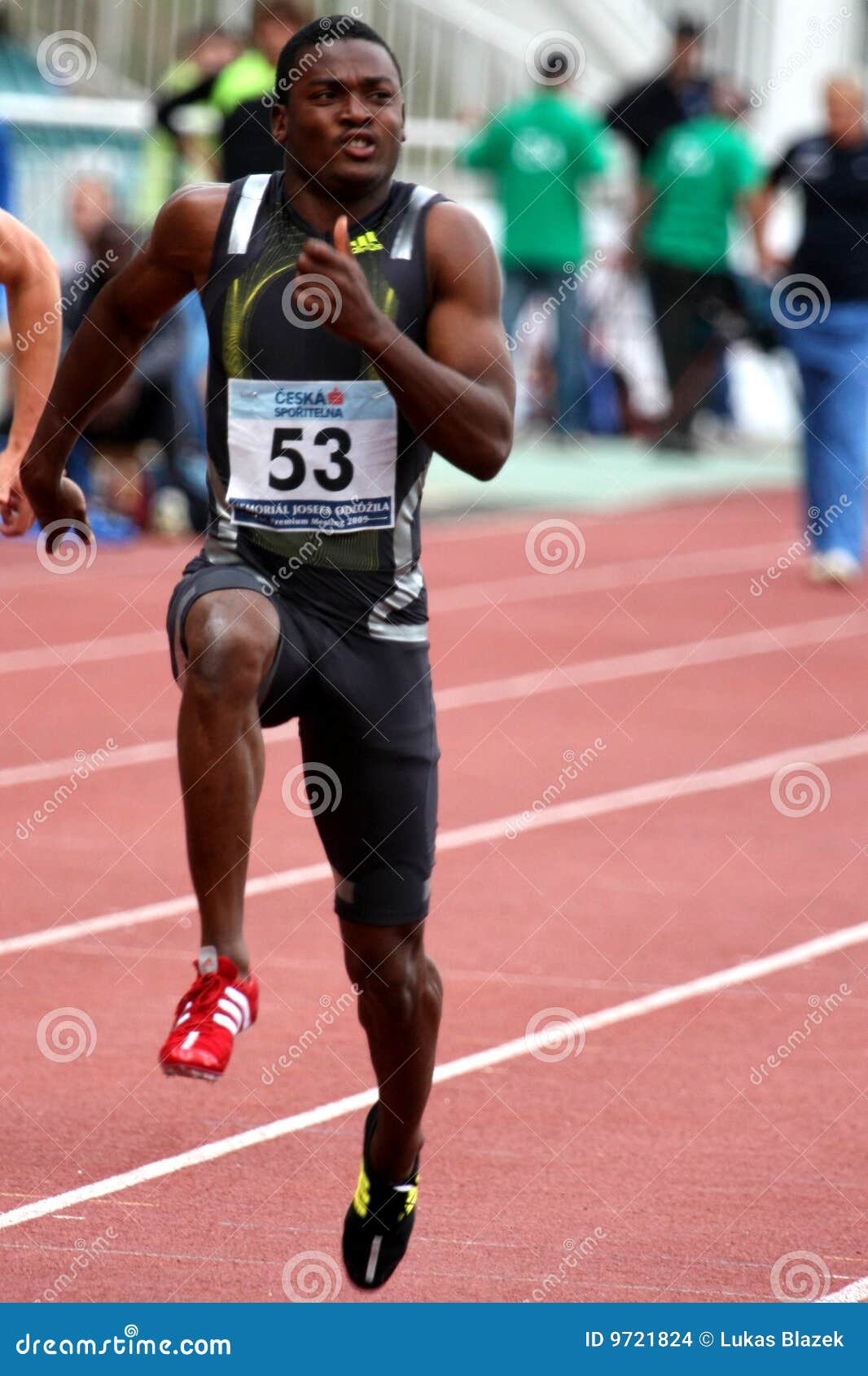 Steve Mullings Bei Einem 100-Meter-Rennen Redaktionelles Stockbild ...