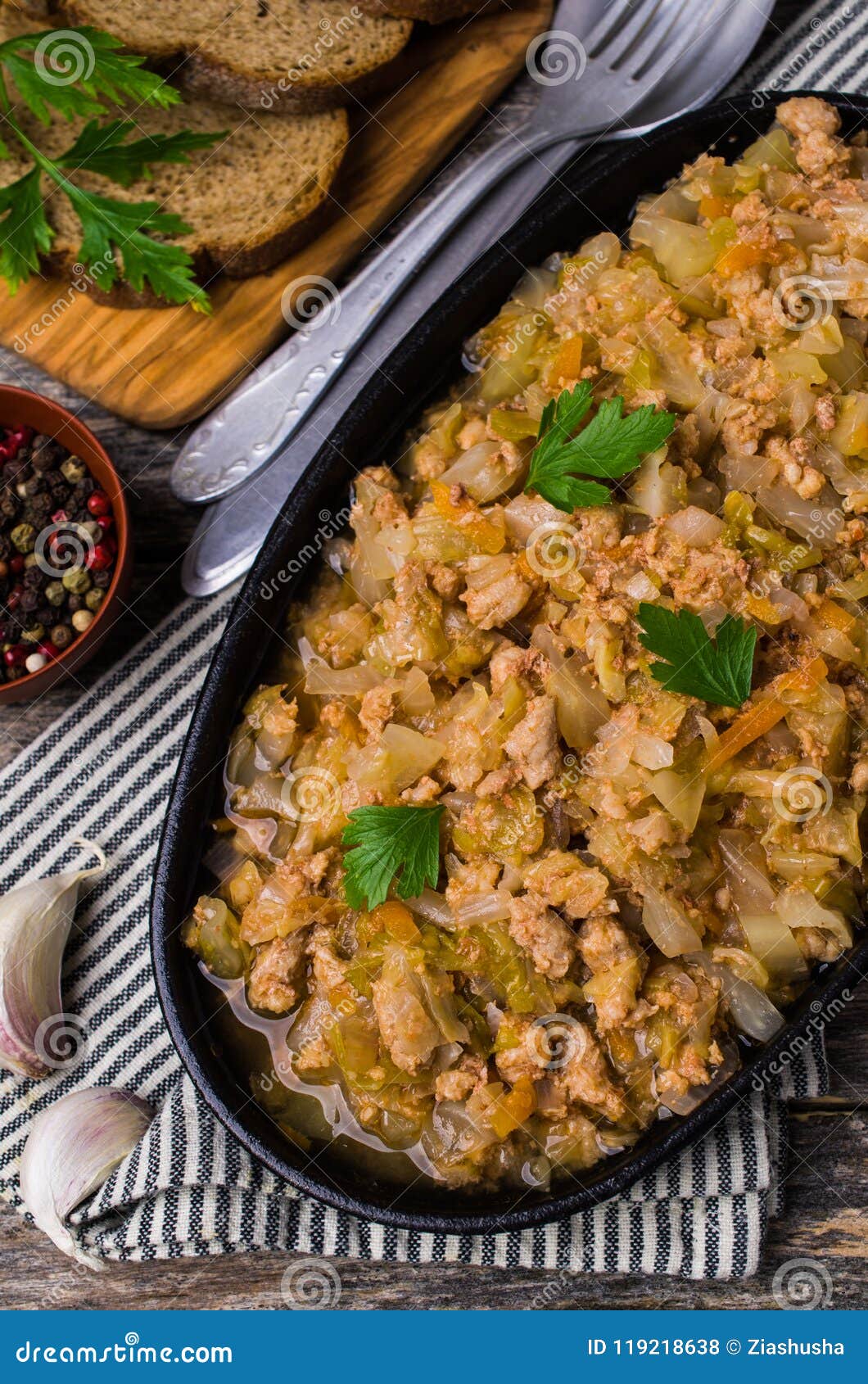 Stewed Cabbage with Minced Meat Stock Photo - Image of ground, pepper ...