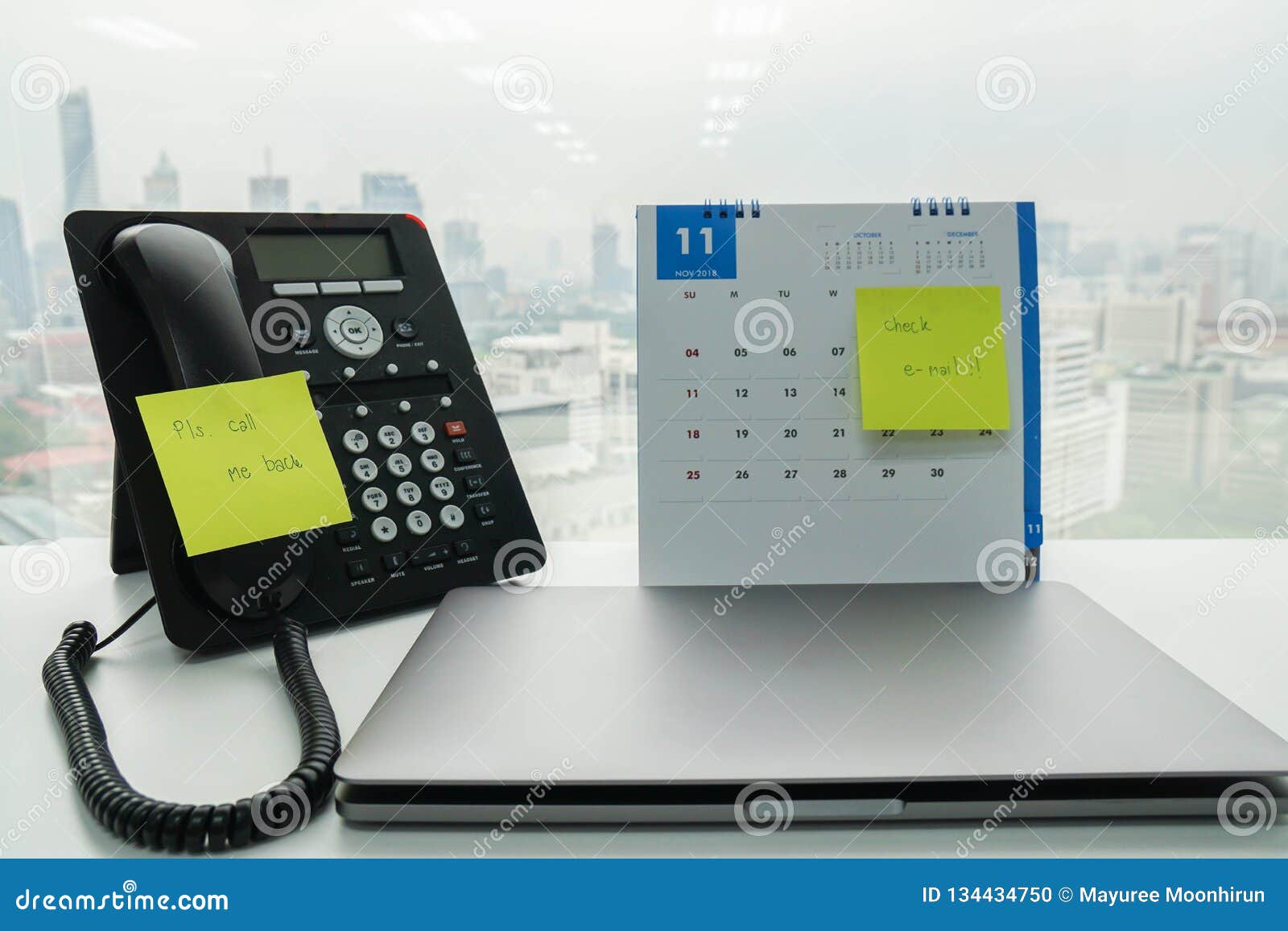 Stick Note of Call Back Message and Check E-mail on IP Phone and ...