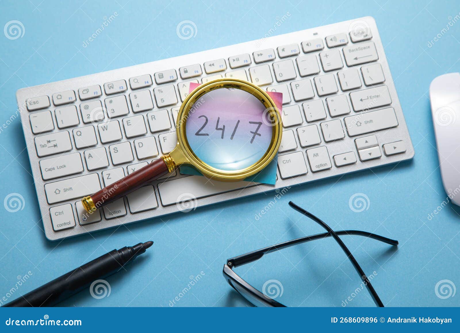 24/7 on Sticky Note with a Computer Keyboard Stock Photo - Image of ...