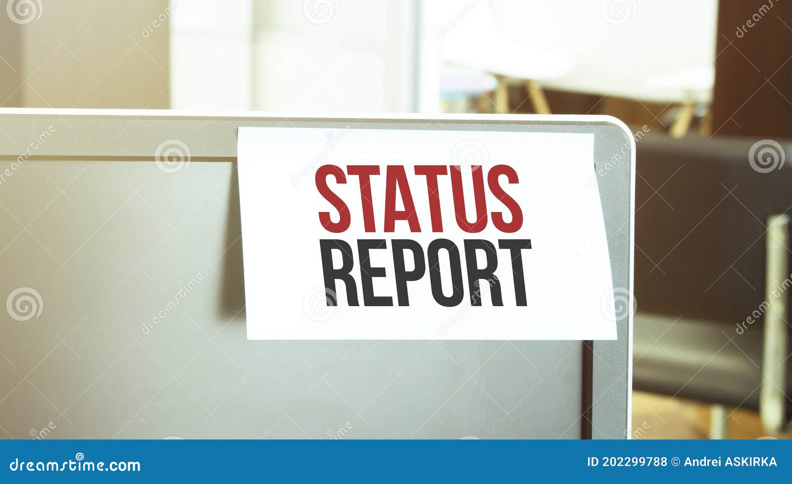 Sticky Note on the Computer. Text Status Report Stock Photo - Image of ...