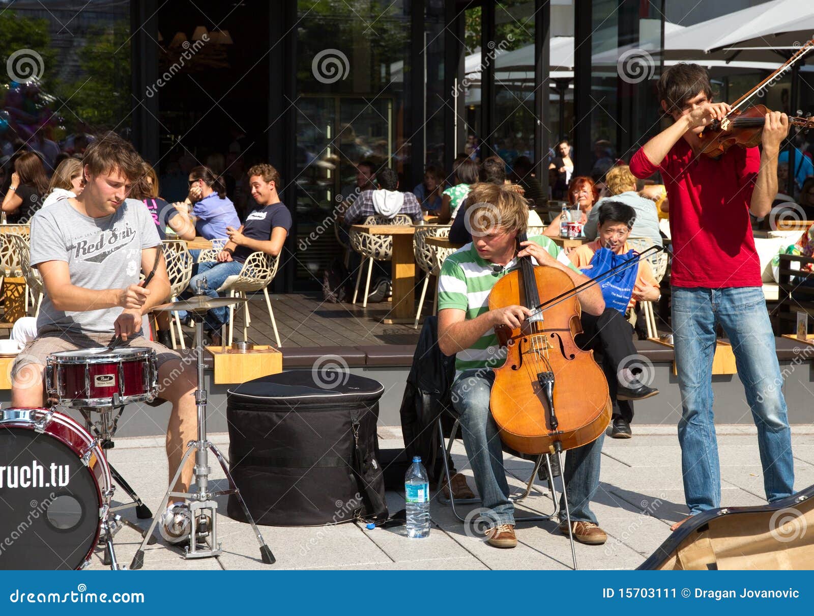 Stilbruch band editorial photo. Image of editorial, street - 15703111