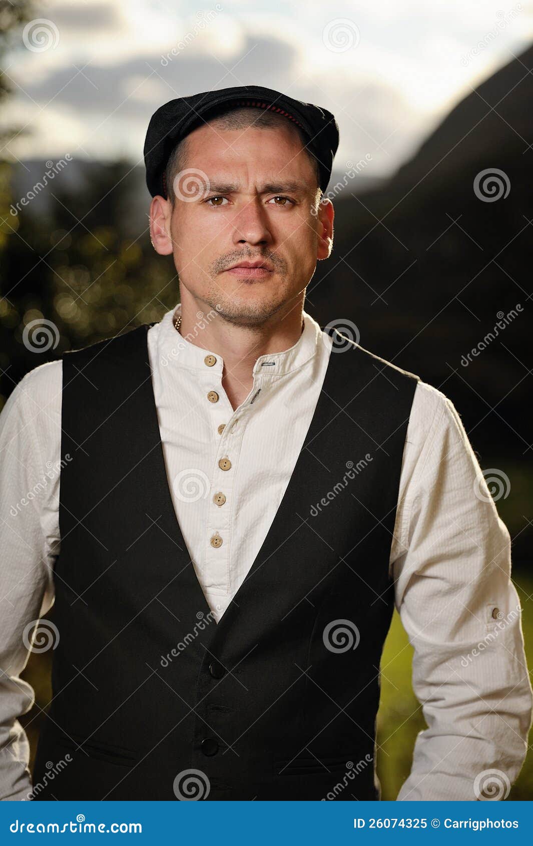 Stile Dell'italiano Dell'uomo Immagine Stock - Immagine di stile ...