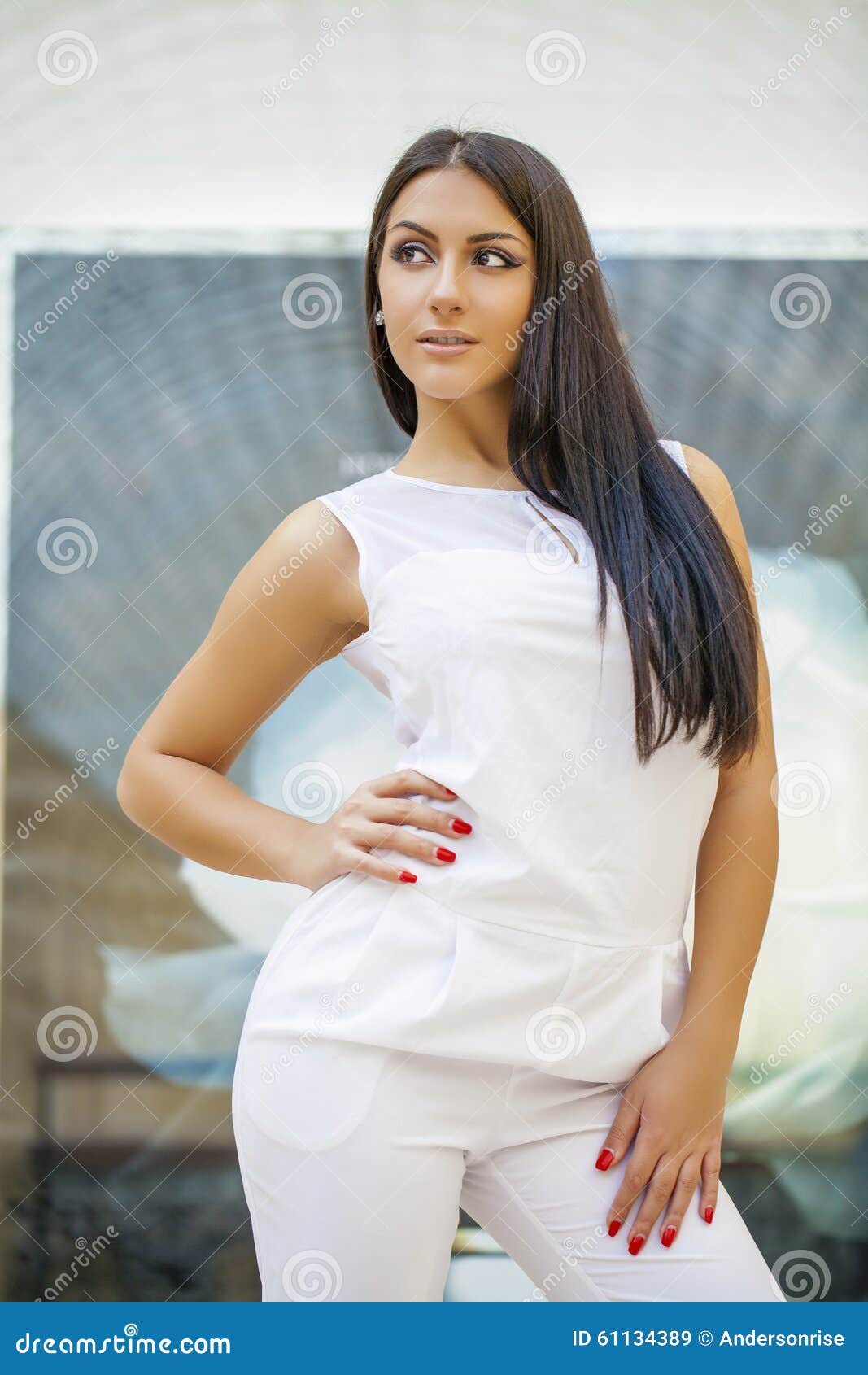 Stile Orientale Modello Arabo Sensuale Della Donna Immagine Stock ...