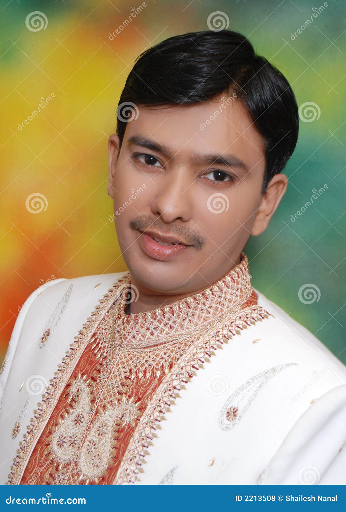 Stilig ung indisk man arkivfoto. Bild av detaljer, studio - 2213508