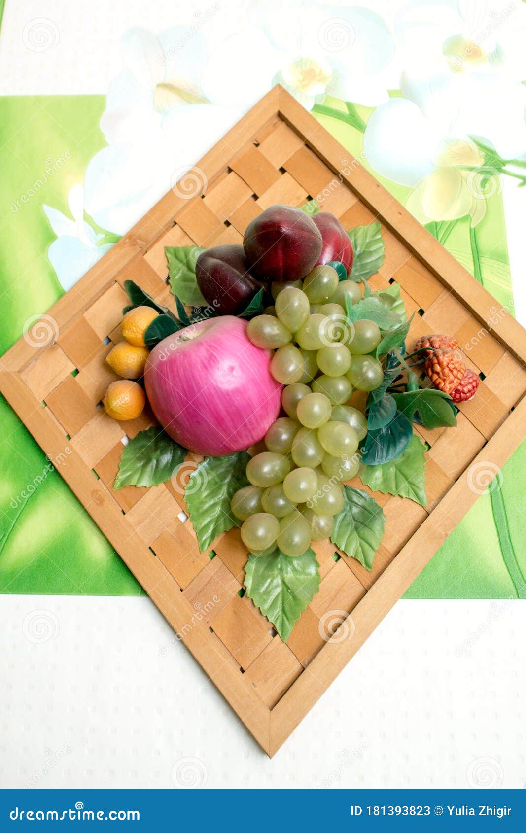 Bright Red Apple Cross Section Slice Cut Cross Section Inside Cl Stock ... Bright Red Apple Cross Section Slice Cut Cross Section Inside Cl Stock ...