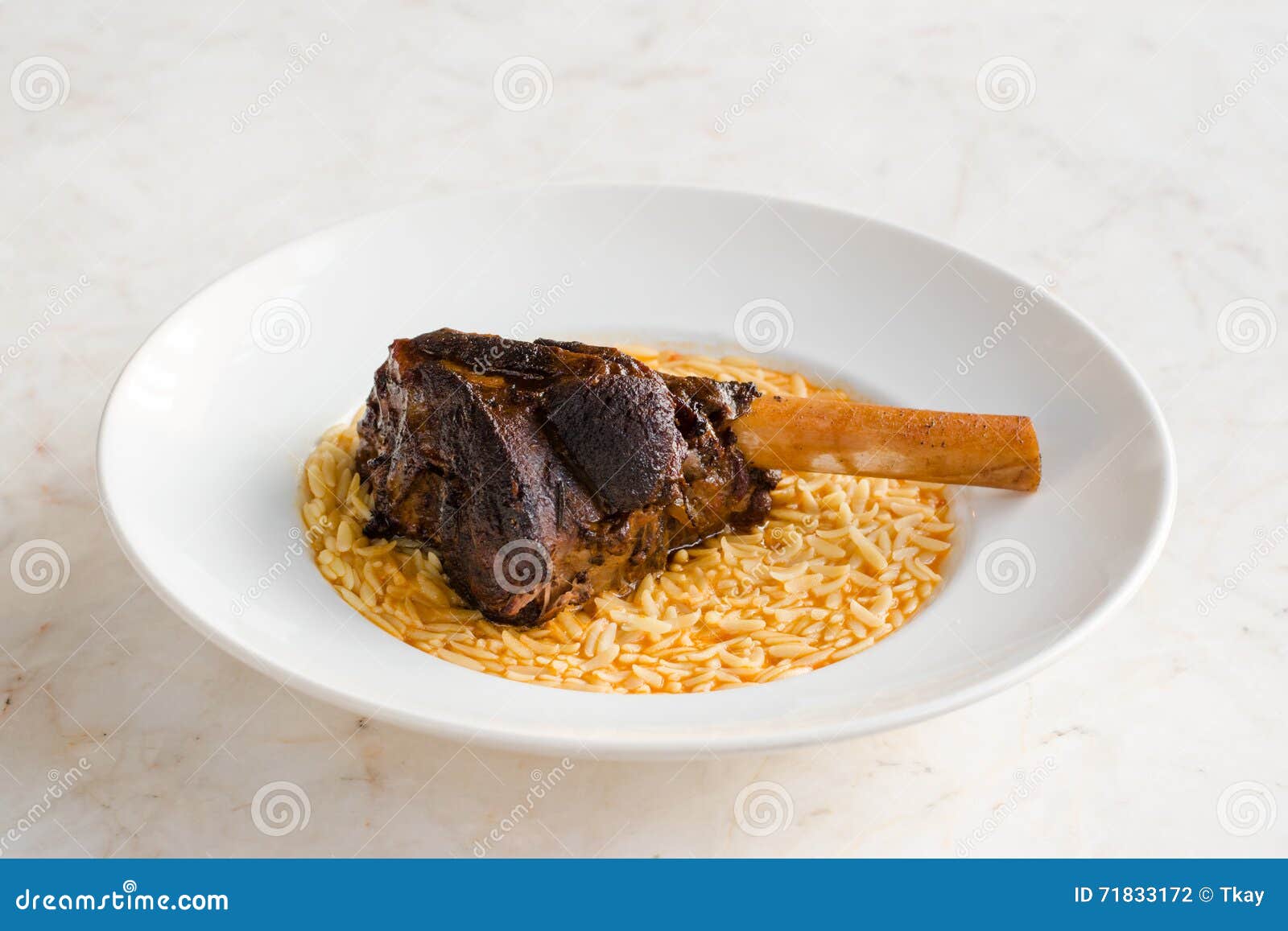 Stinco Dell'agnello Con Riso Fotografia Stock - Immagine di brasato, piastra: 71833172