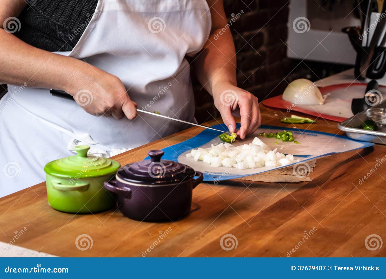 Stir Cooking School stock image. Image of knife, onions - 37629487