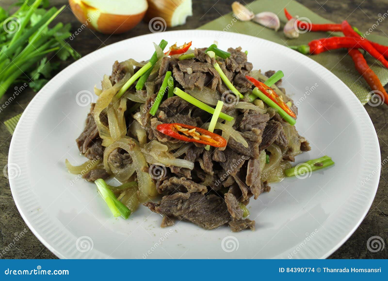 Stir fried beef with onion stock photo. Image of spring - 84390774