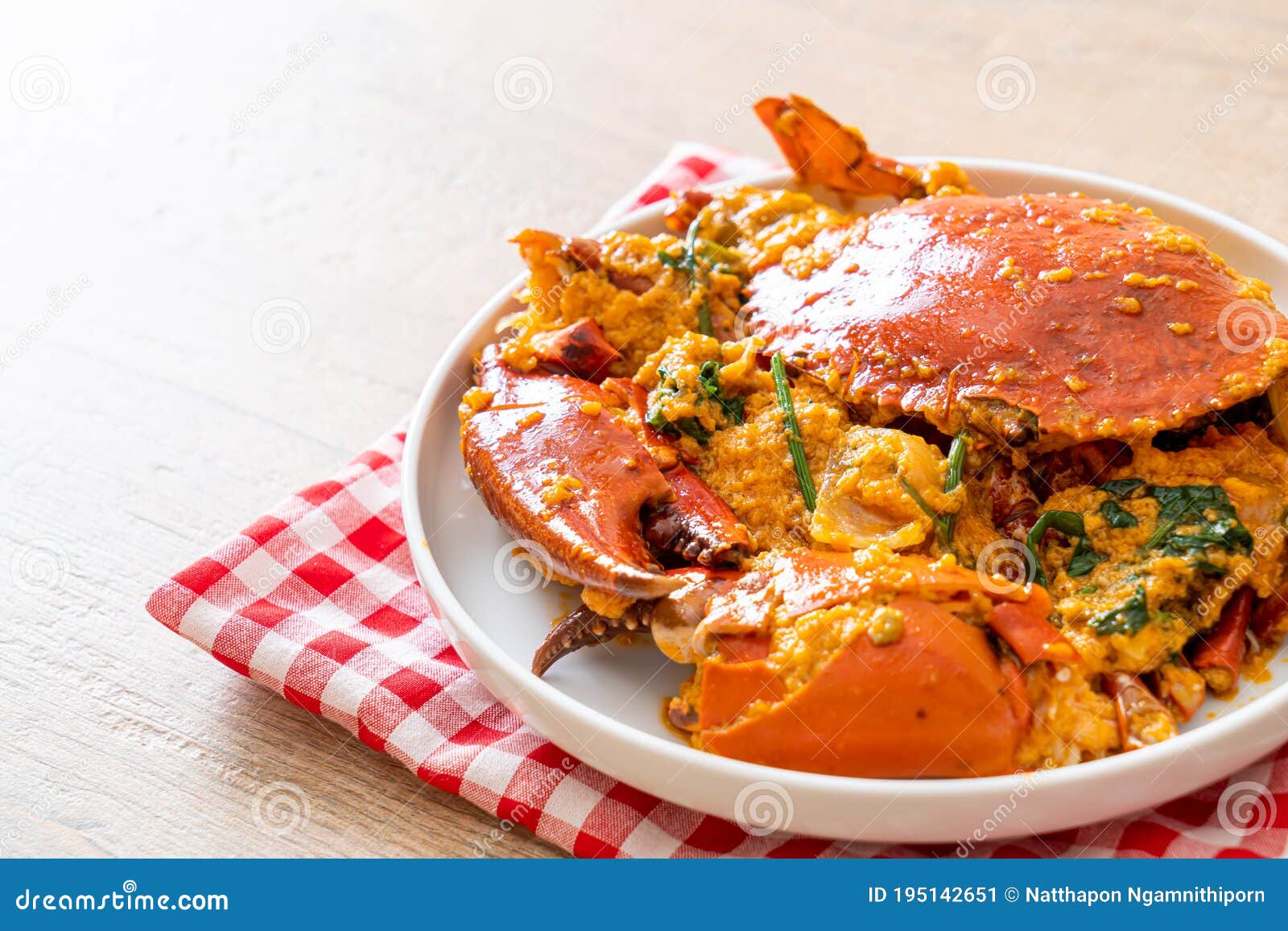Stir Fried Crab with Curry Powder Stock Image - Image of cooked, green ...