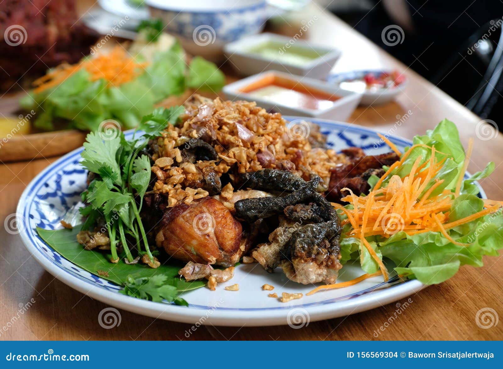 Stir Fried Frog Leg with Garlic Stock Photo - Image of fresh, delicious ...