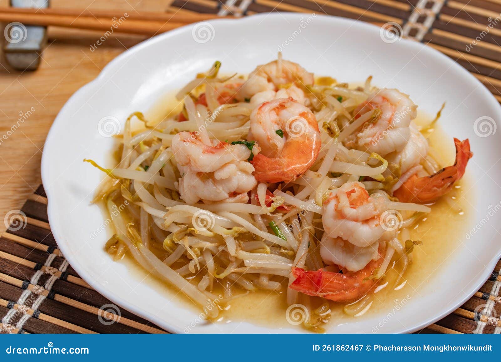 Stir Fried Shrimp with Bean Sprouts in Oyster Sauce Stock Image - Image ...
