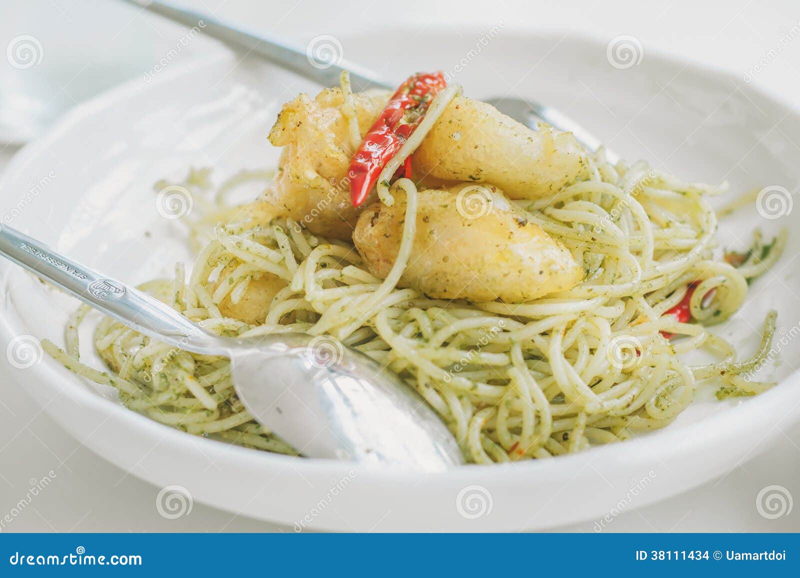Stir Fried Spicy Spaghetti with Scallop Tempura Stock Photo - Image of ... Stir Fried Spicy Spaghetti with Scallop Tempura Stock Photo - Image of ...