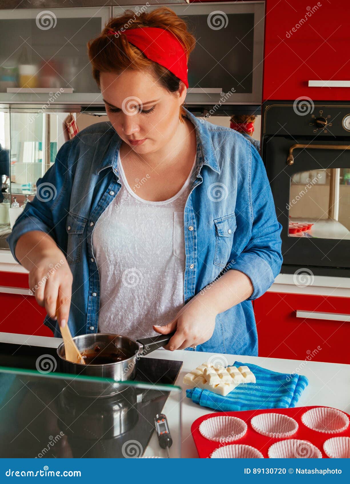 Stirring Muffin Cake Mixture Stock Photo - Image of chip, bowl: 89130720