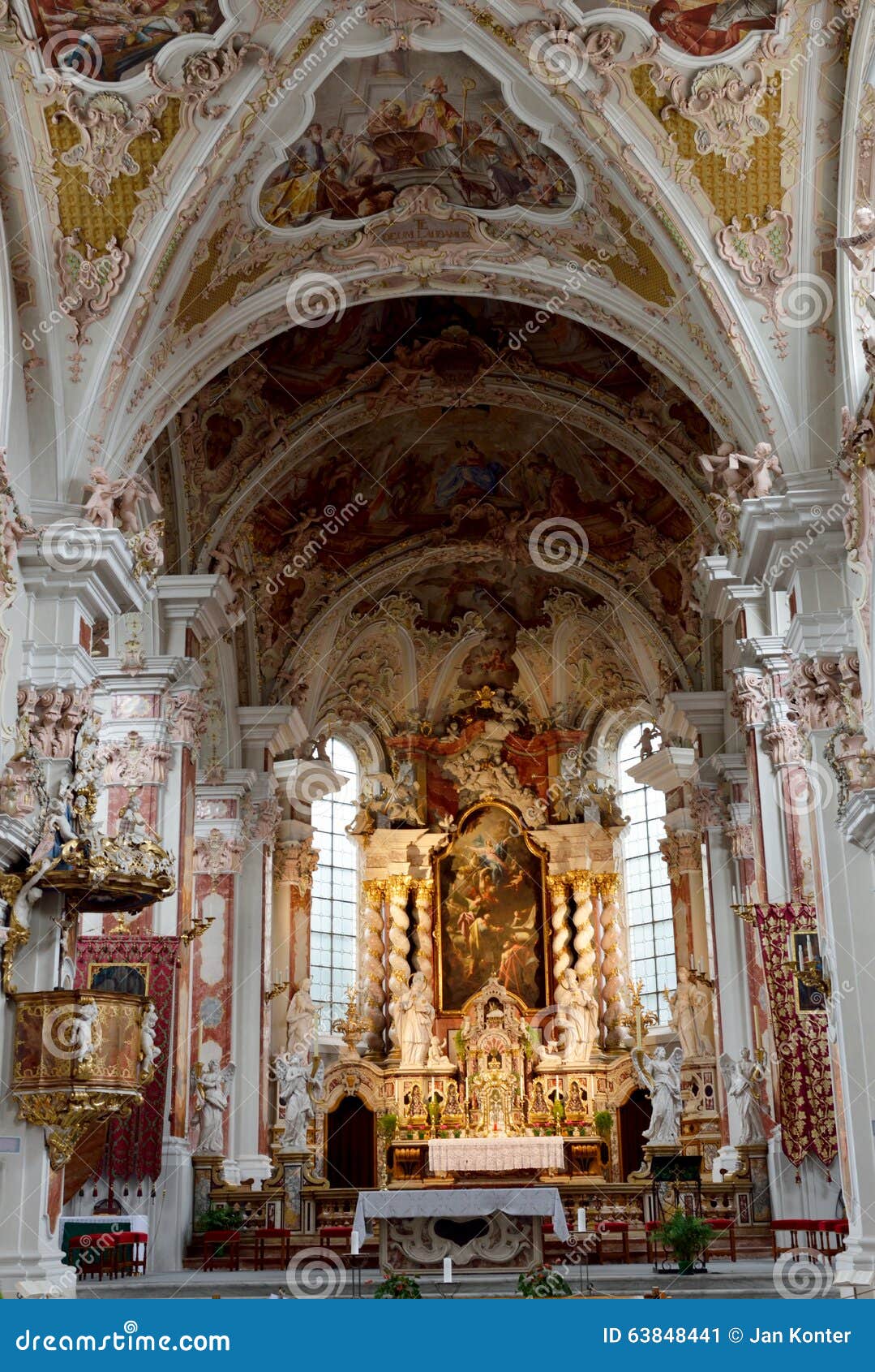 StNicolaus-Kirche in Meran, Italien Stockbild - Bild von nave, aufsatz ...