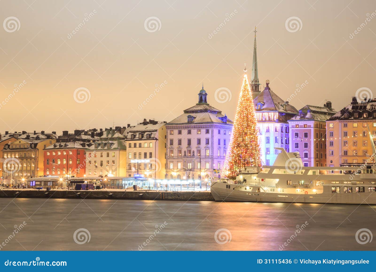 Stockholm la nuit photo stock. Image du ville, extérieur - 31115436