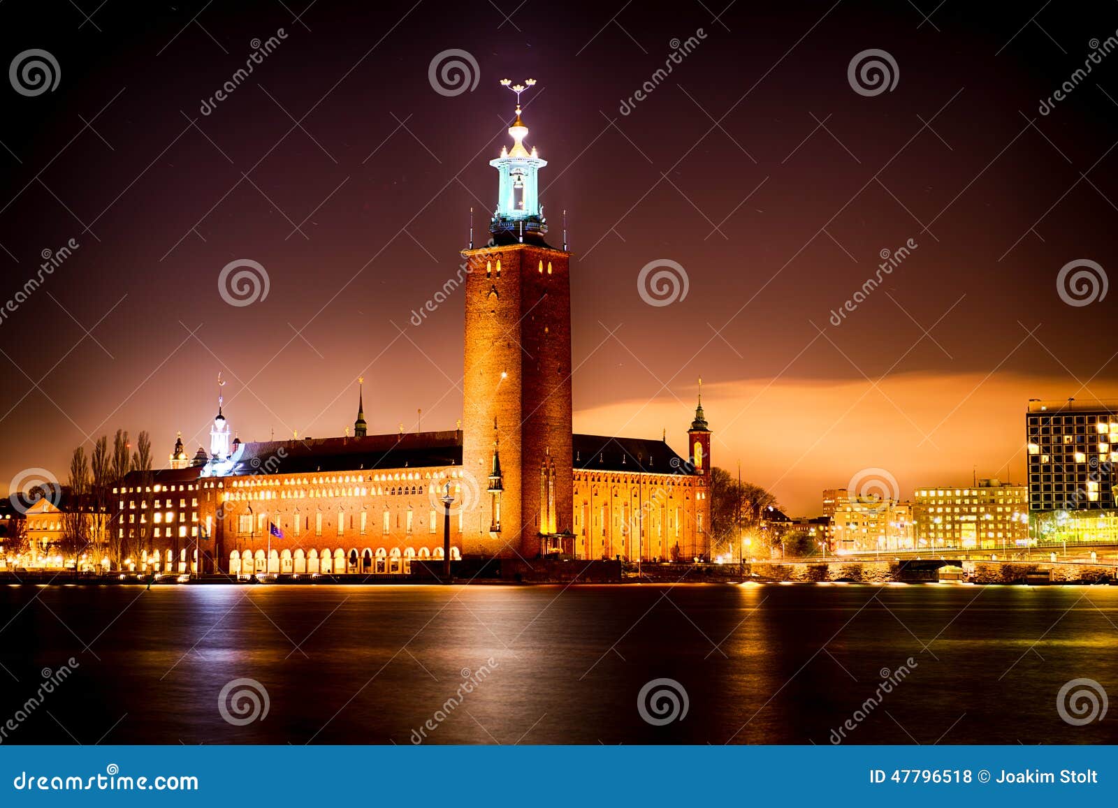Stockholm stadshus arkivfoto. Bild av kronor, sikt, turism - 47796518