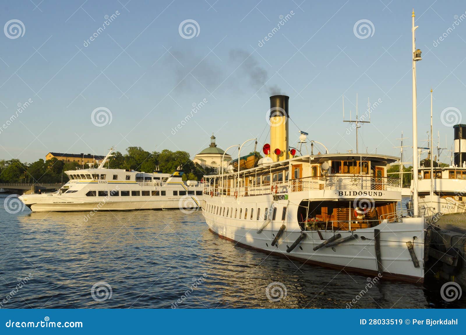 Stockholm Steamer and Ferry Editorial Stock Image - Image of ship ...