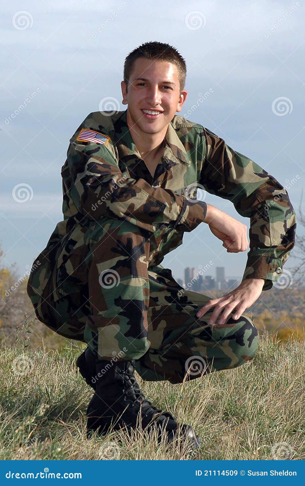 Stolt soldat fotografering för bildbyråer. Bild av kläder - 21114509