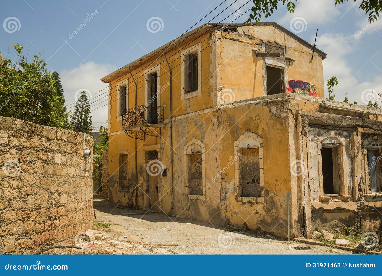 Stone ancient house stock image. Image of abandoned, stone - 31921463