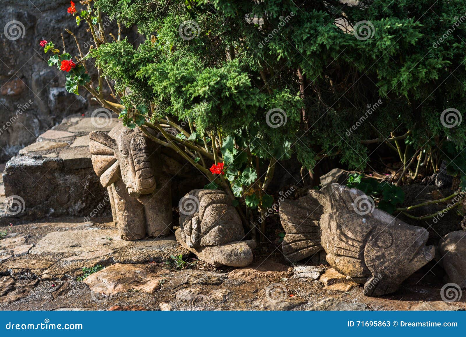 Stone Animals in the Garden Stock Image - Image of green, quarry: 71695863