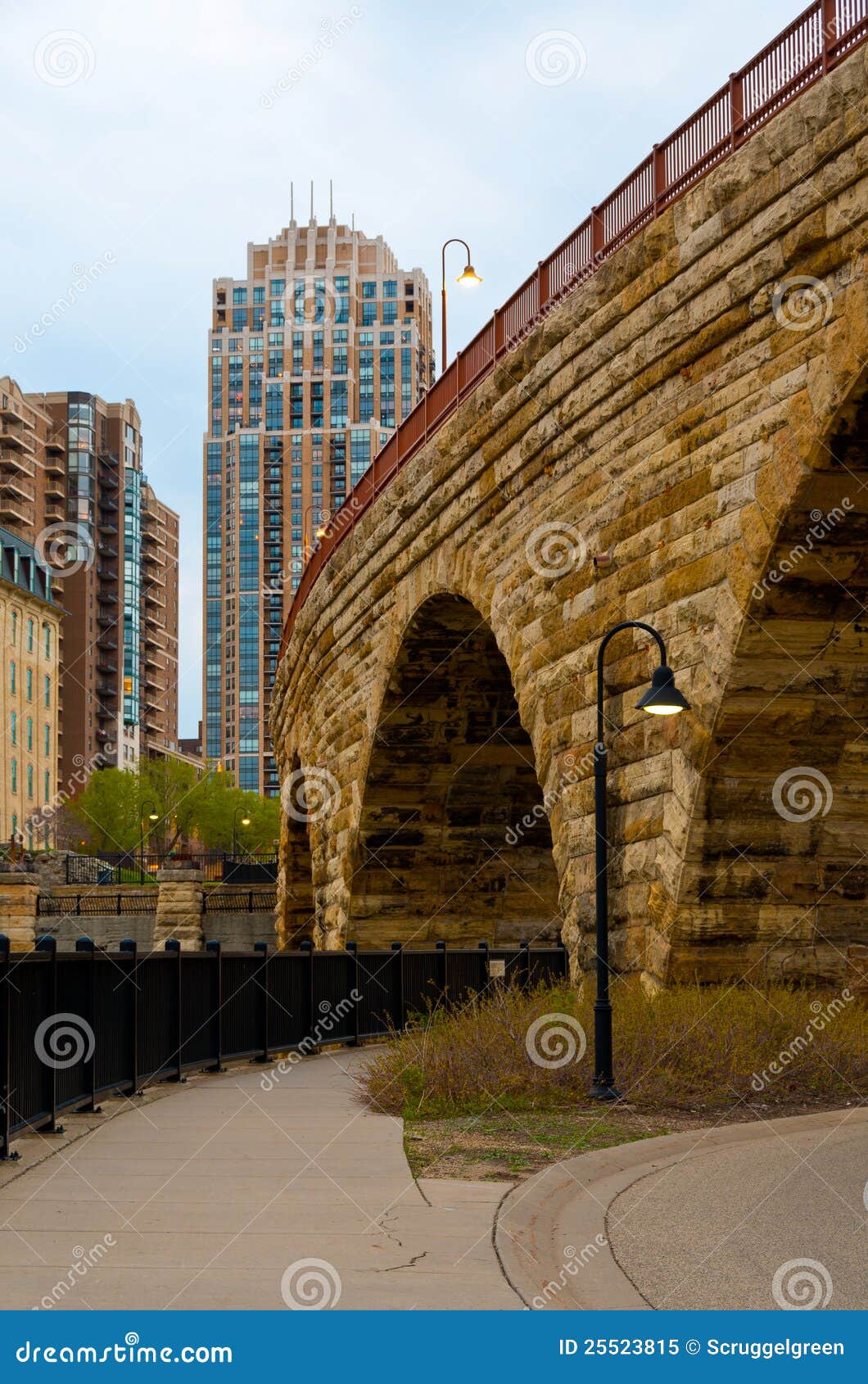 Stone Arch Bridge stock image. Image of reflection, american - 25523815