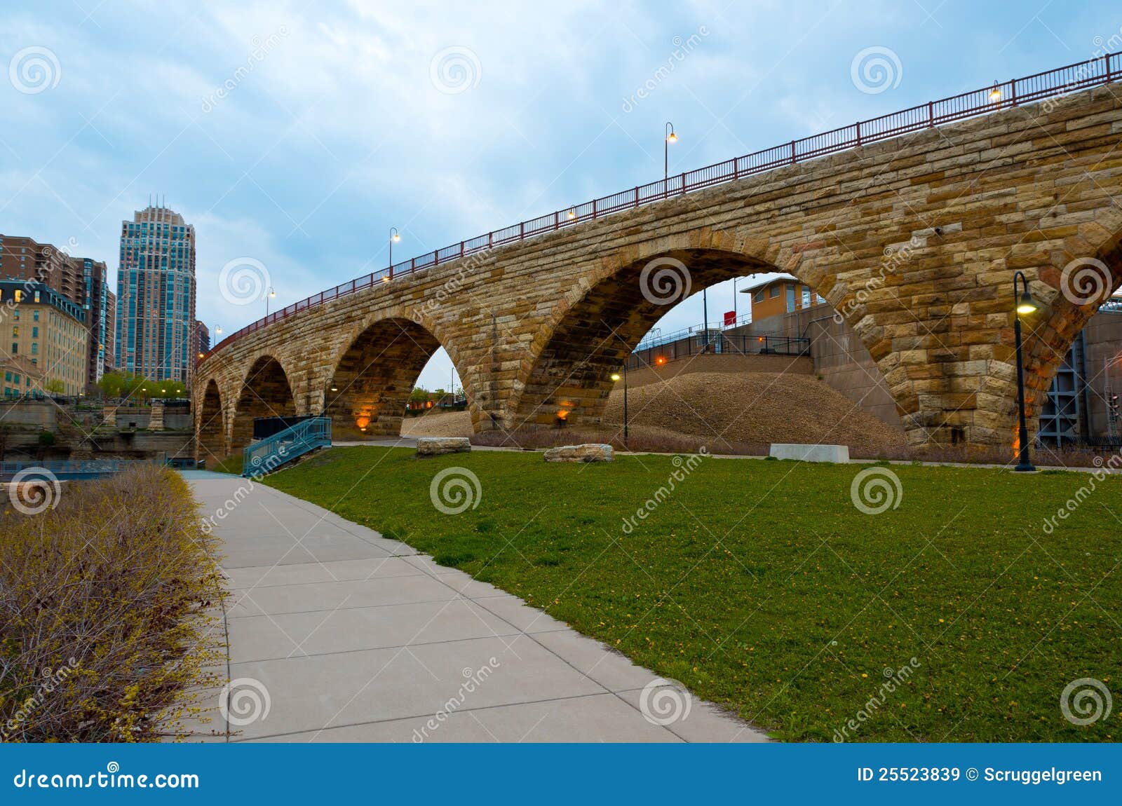 Stone Arch Bridge stock image. Image of downtown, architecture - 25523839