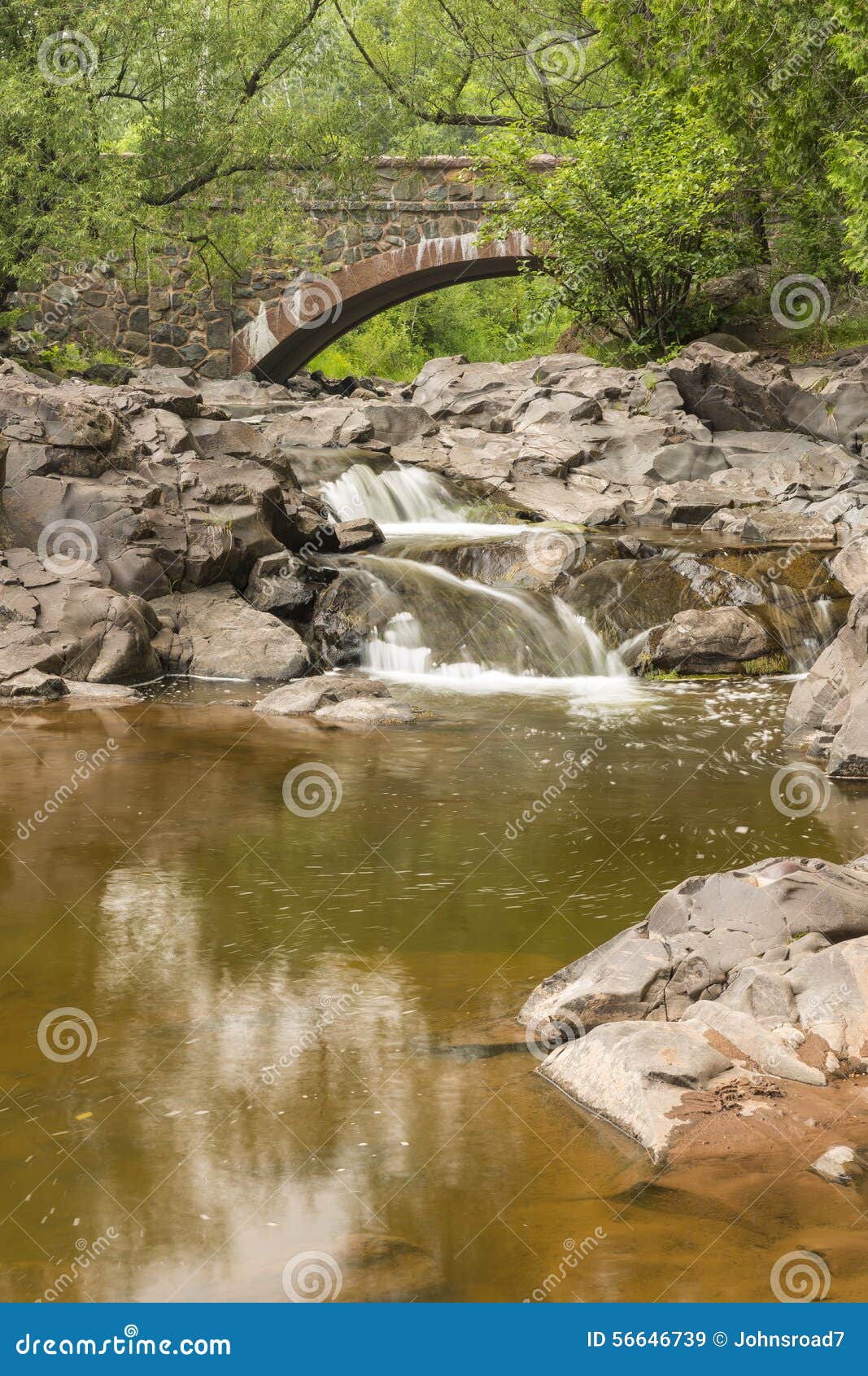 Stone Arch Bridge Falls stock image. Image of fall, travel - 56646739