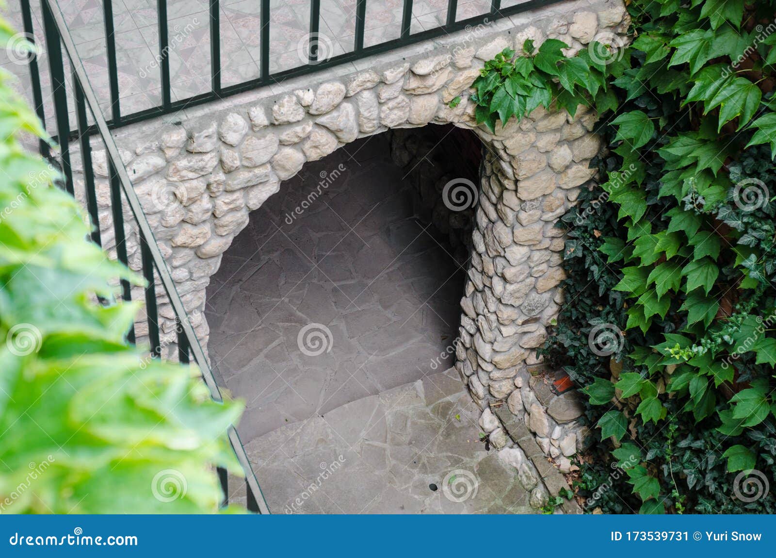 Stone Arch House Stone Archway Stock Image - Image of historic, arch ...