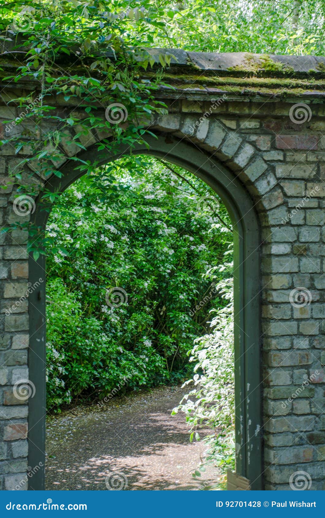 Stone Arched Gate To Garden Stock Photo - Image of stone, park: 92701428