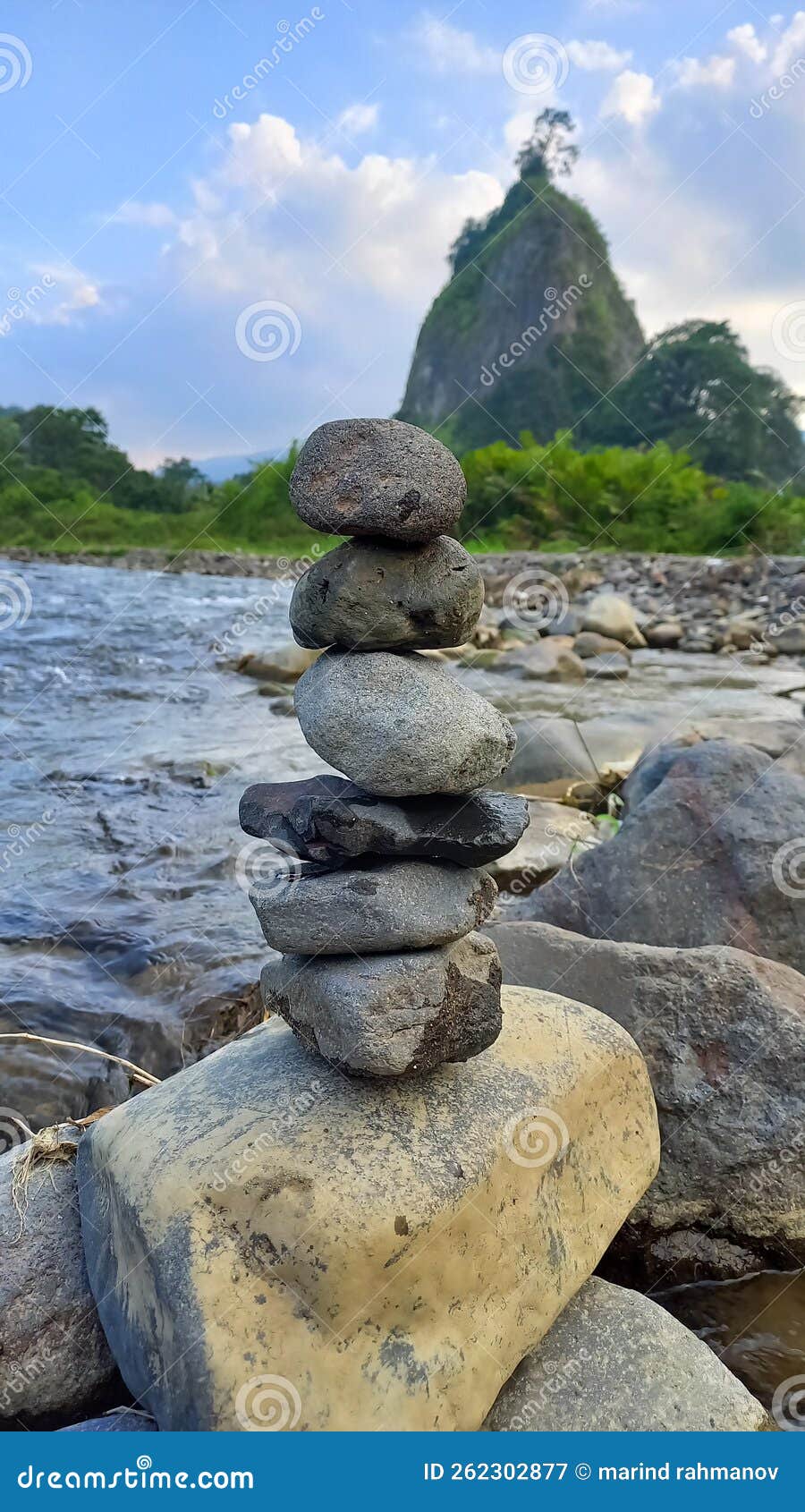 Stone Balancing at the River Stock Image - Image of land, chill: 262302877