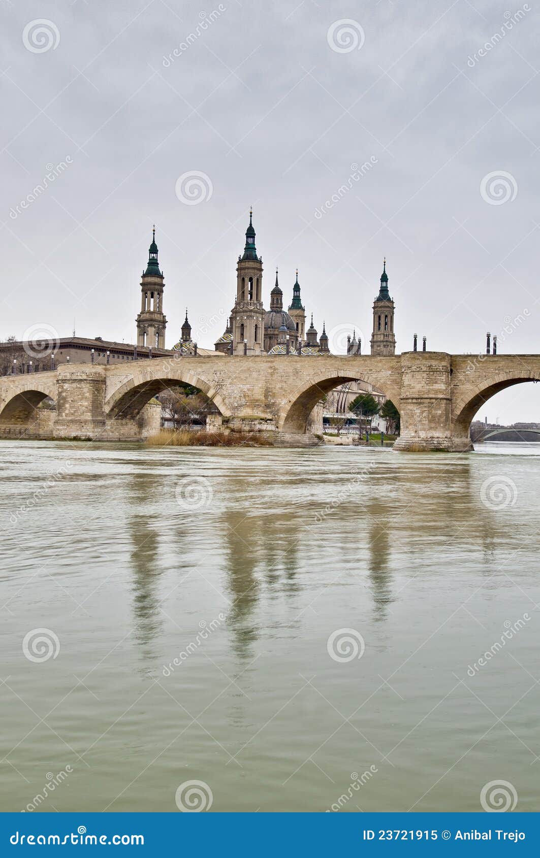 Stone Bridge and Ebro River at Zaragoza, Spain Stock Image - Image of ...