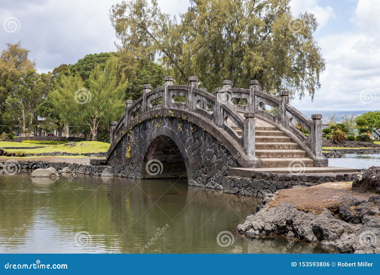 Stone Bridge in Hilo , Hawaii Stock Photo - Image of cross, pool: 153593806